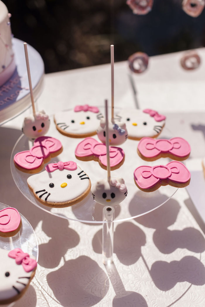 Kara's Party Ideas Modern Hello Kitty Party | Kara's Party Ideas