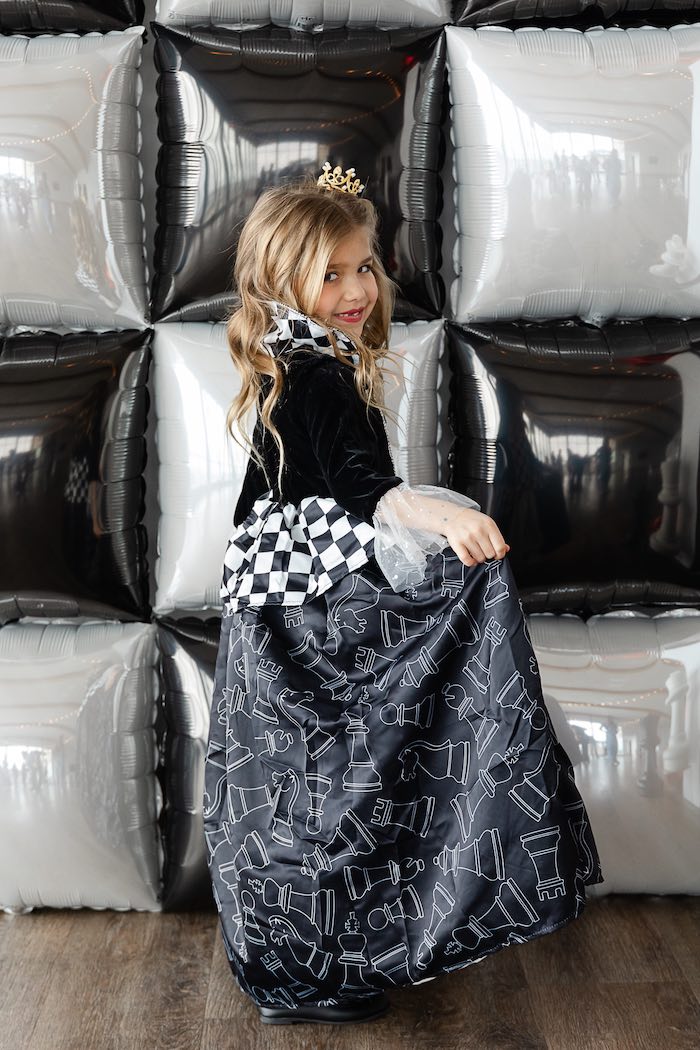 Kara's Party Ideas Queen of Hearts Party | Kara's Party Ideas