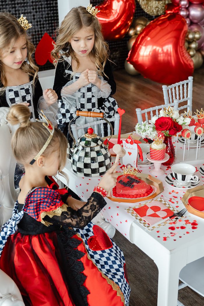 Kara's Party Ideas Queen of Hearts Party | Kara's Party Ideas